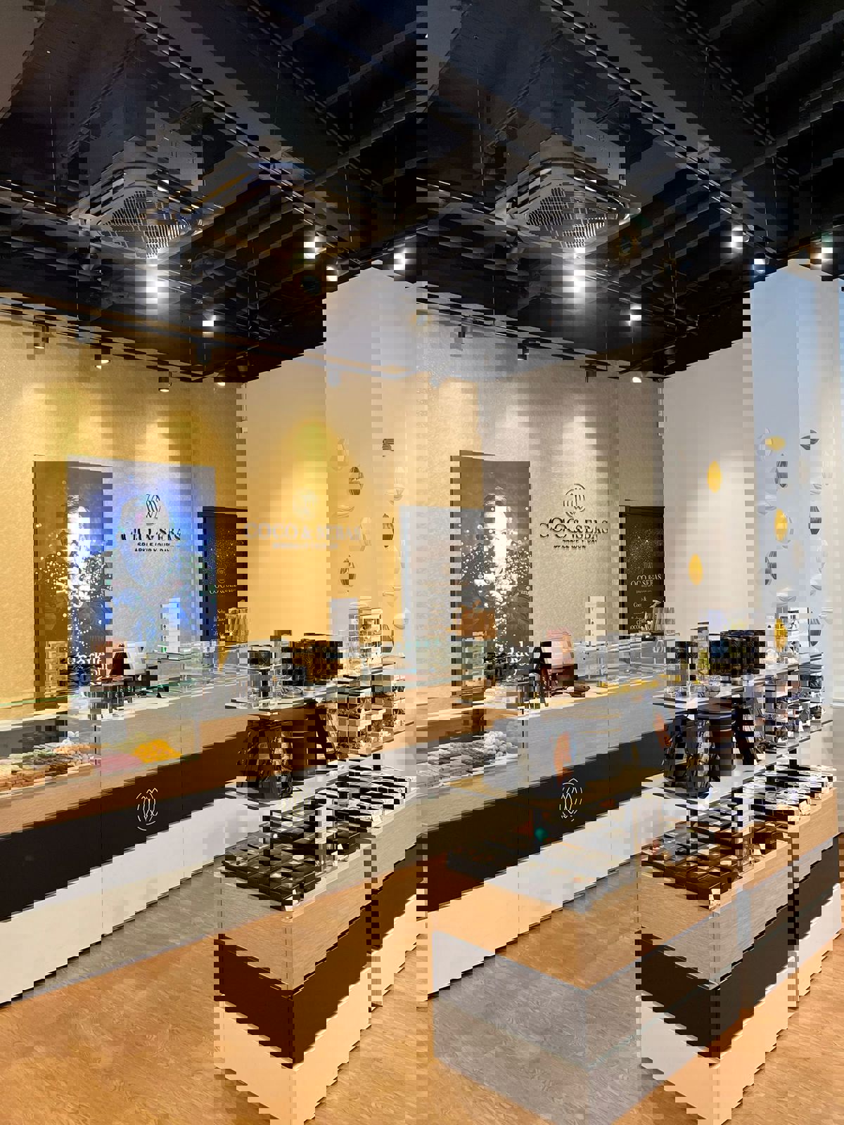 Chocolaterie Coco & Sebas opent brandstore in De Passage in Den Haag